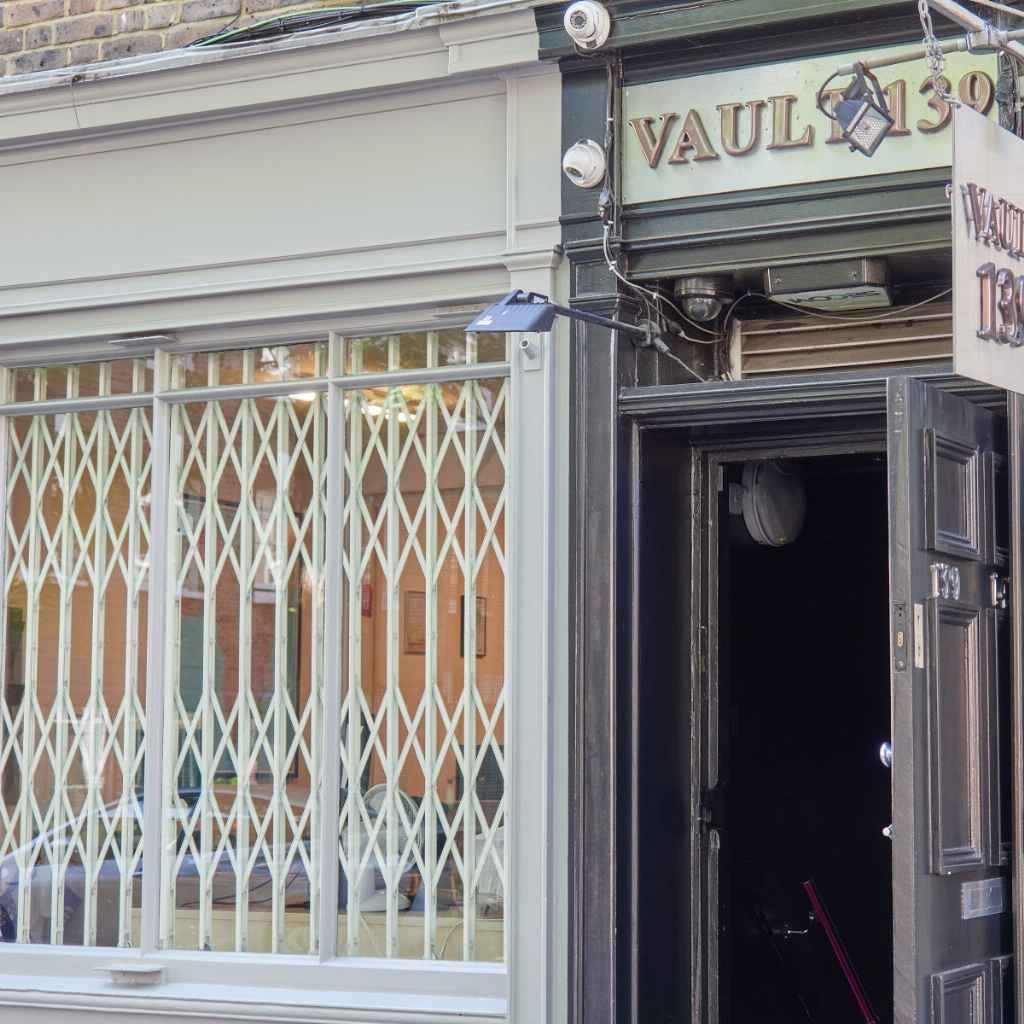 Guide to Vault 139, London - Ultimate Gay Guide